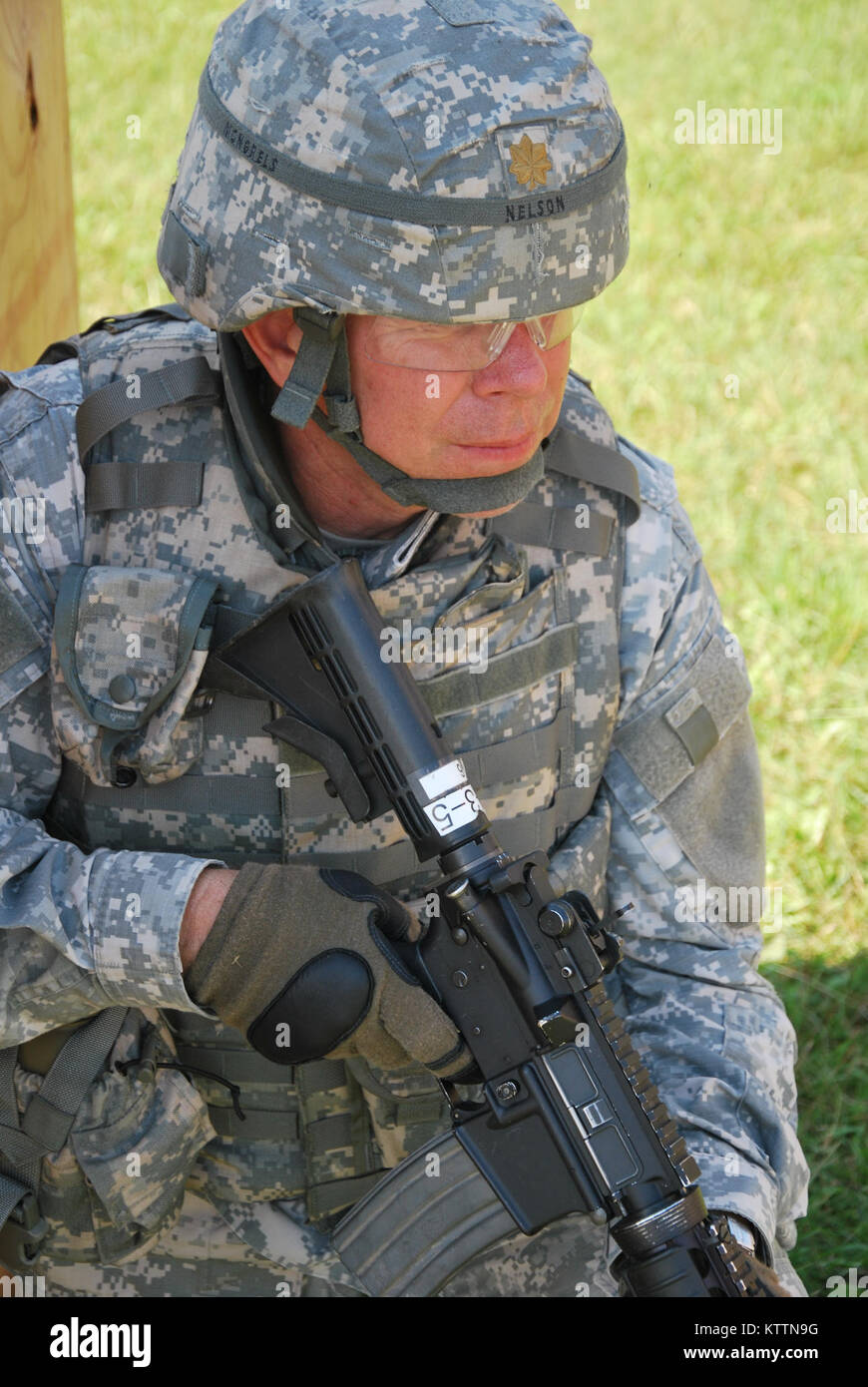 U.S. Army National Guard personnel daily duties and life. Working ...