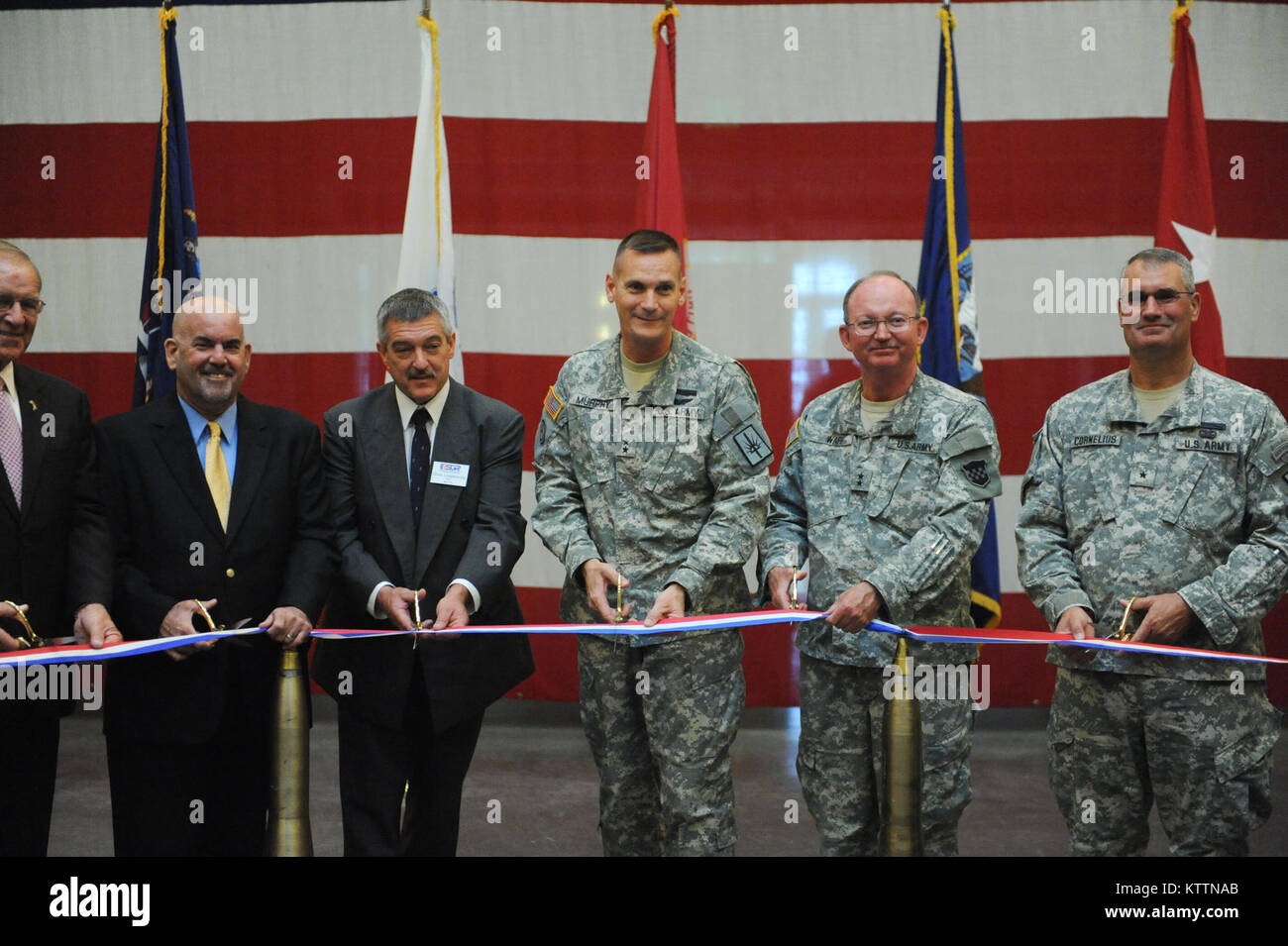 Members of the Army, Navy and Marine Corps Reserve officially open the ...
