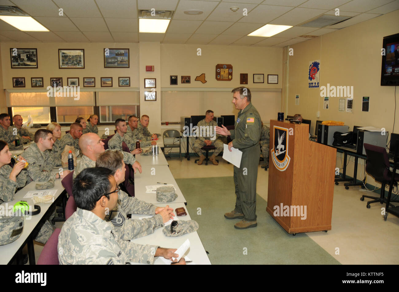 107th wing hi-res stock photography and images - Alamy
