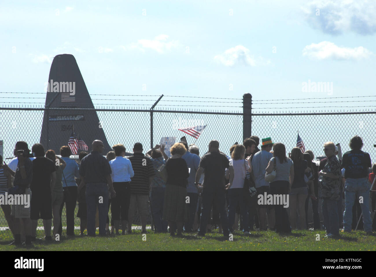 Family members arrive home hi-res stock photography and images - Alamy