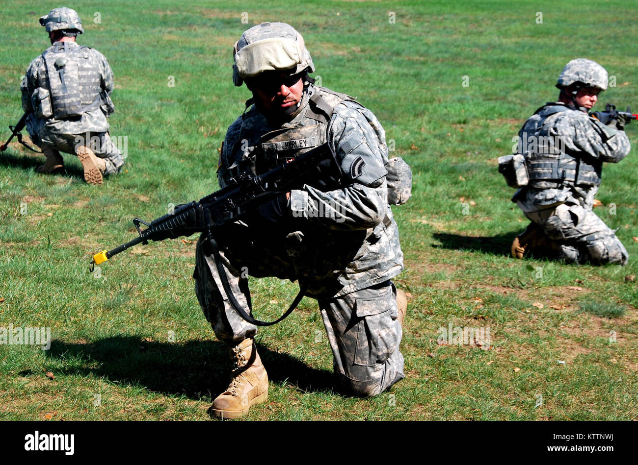 U.S. Army National Guard personnel daily duties and life. Working ...
