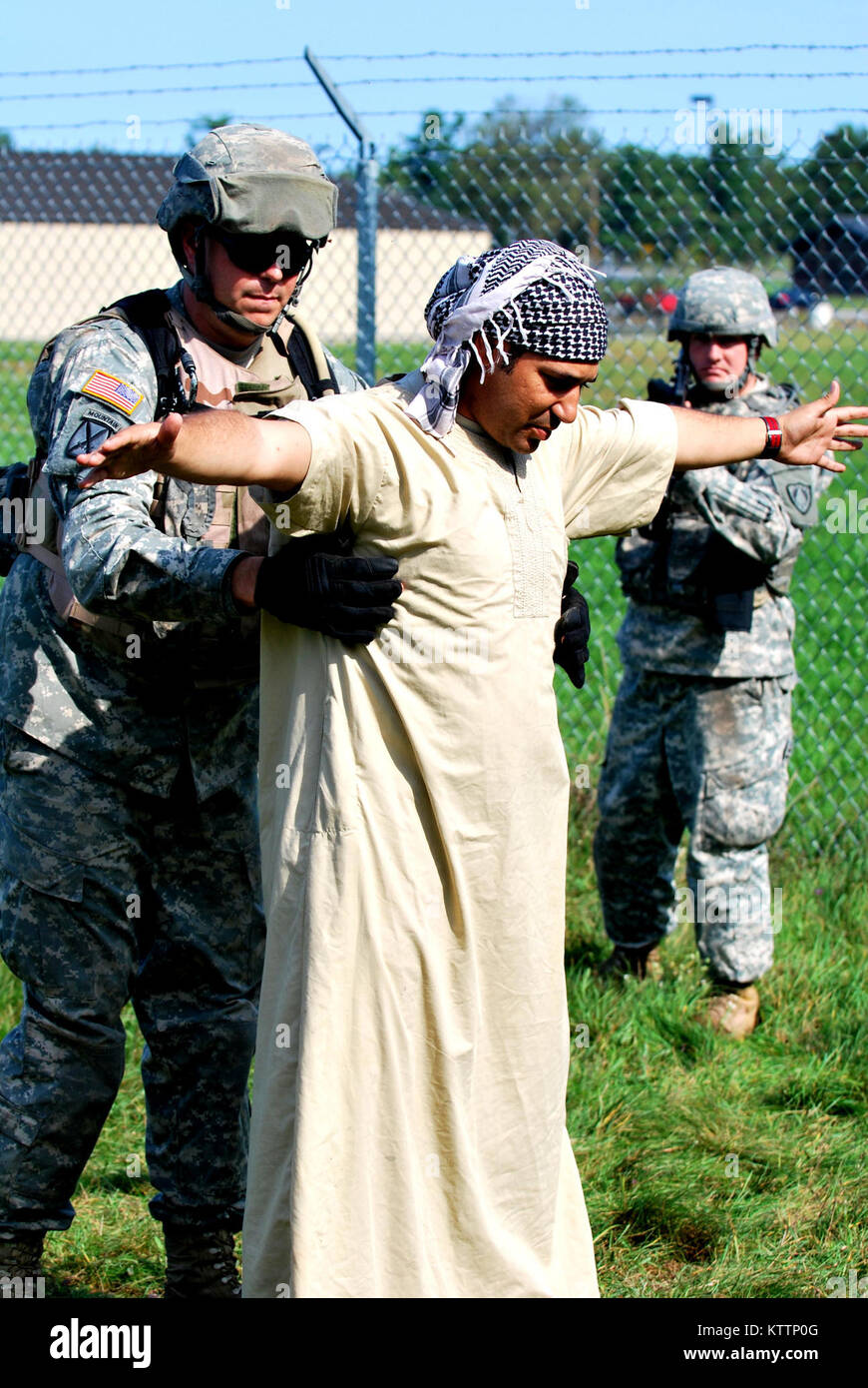 U.S. Army National Guard personnel daily duties and life. Working ...
