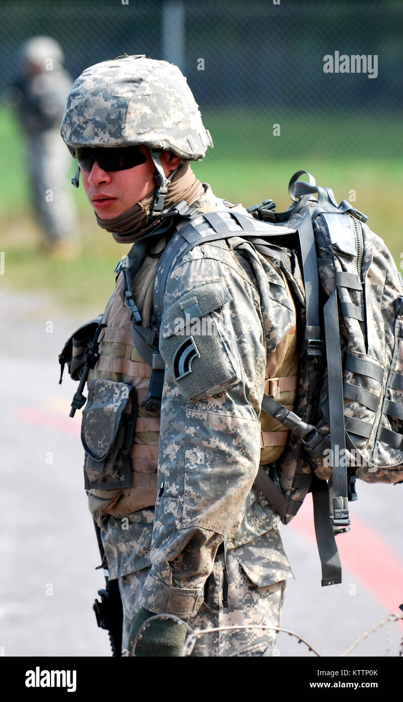 U.S. Army National Guard personnel daily duties and life. Working ...