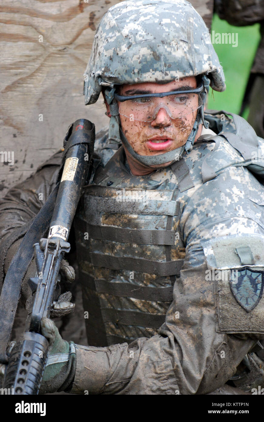 U.S. Army National Guard personnel daily duties and life. Working ...