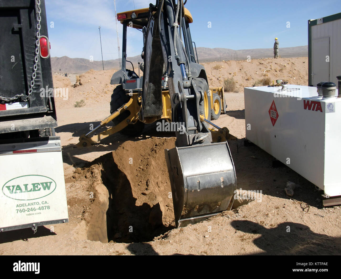 Berm construction hi-res stock photography and images - Alamy