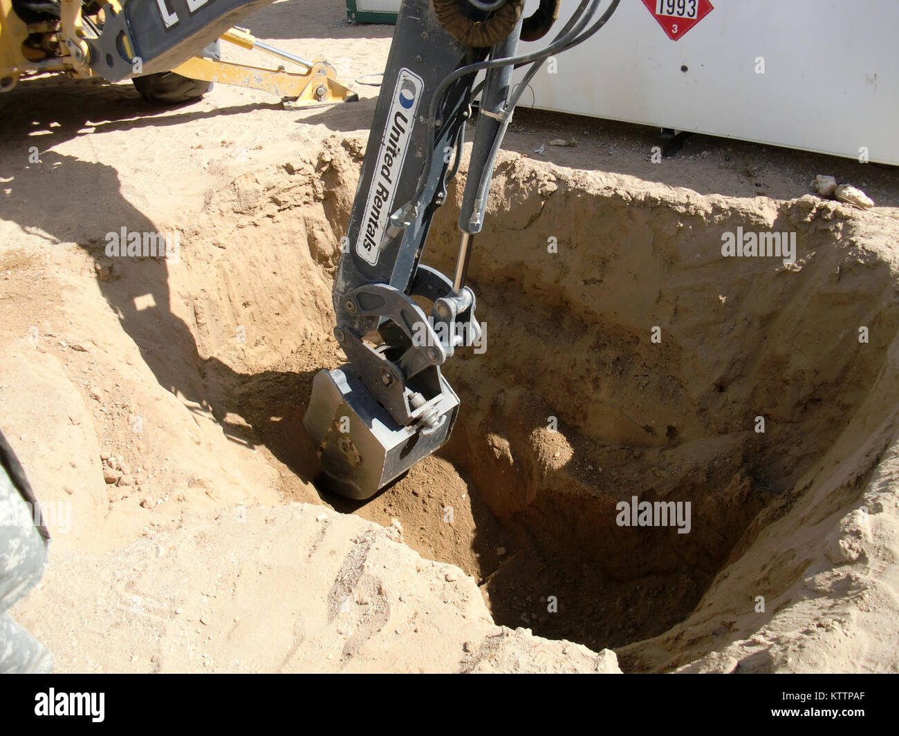 Berm construction hi-res stock photography and images - Alamy