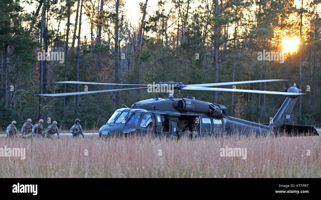 Soldiers from Headquarters and Headquarters Company and Alpha Company ...