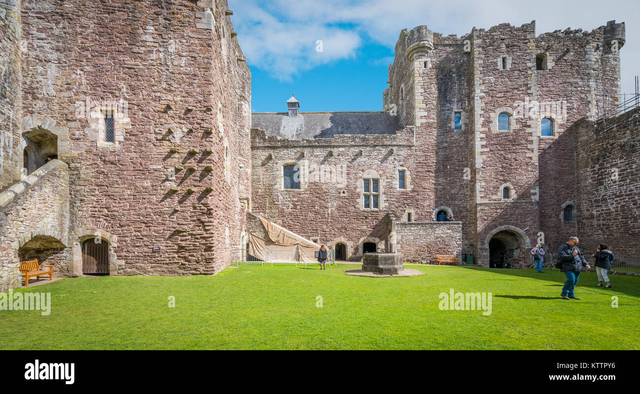 Game of thrones castle hi-res stock photography and images - Alamy