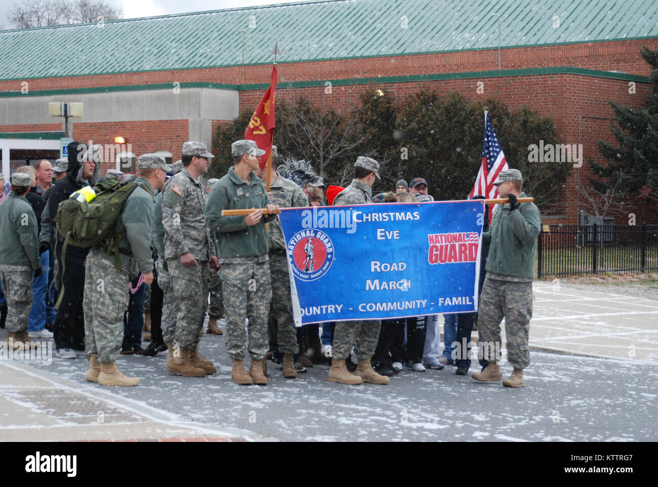 New York Army National Guard Soldiers from the 466th Area Support ...