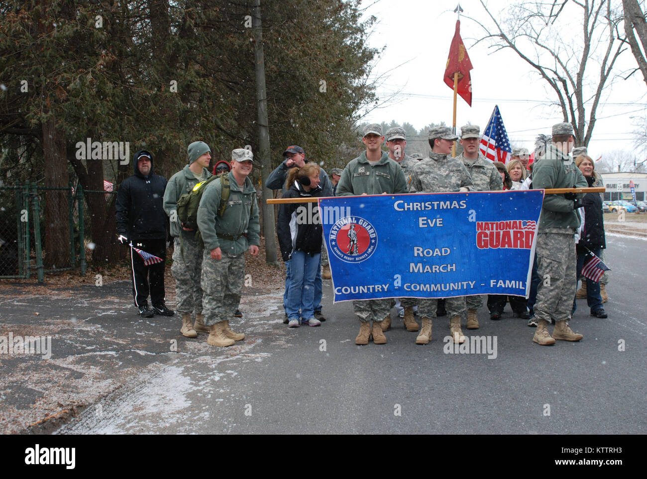 New York Army National Guard Soldiers from the 466th Area Support ...
