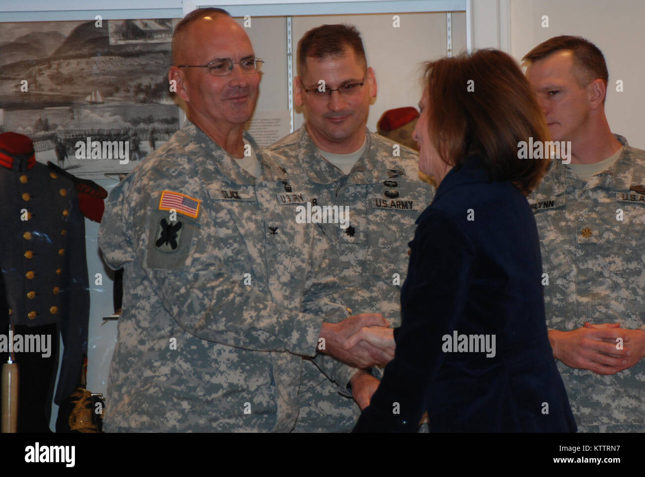 Commander of the 2nd brigade combat team hi-res stock photography and ...