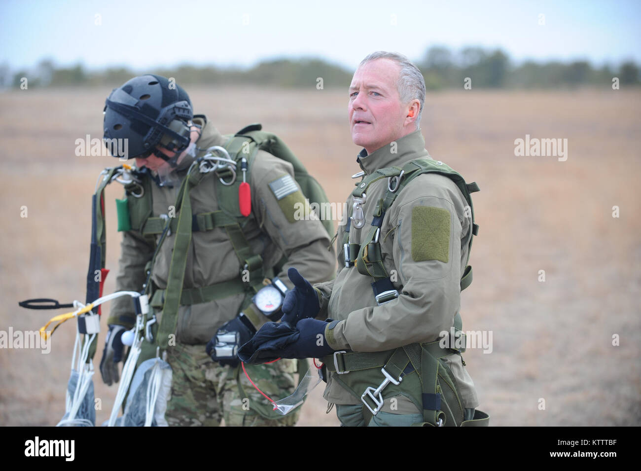 WESTHAMPTON BEACH, NY - Pararescue Jumpers and Combat Rescue Officers ...
