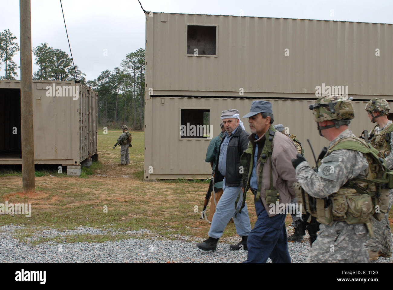 U.S. Army National Guard personnel daily duties and life. Working ...