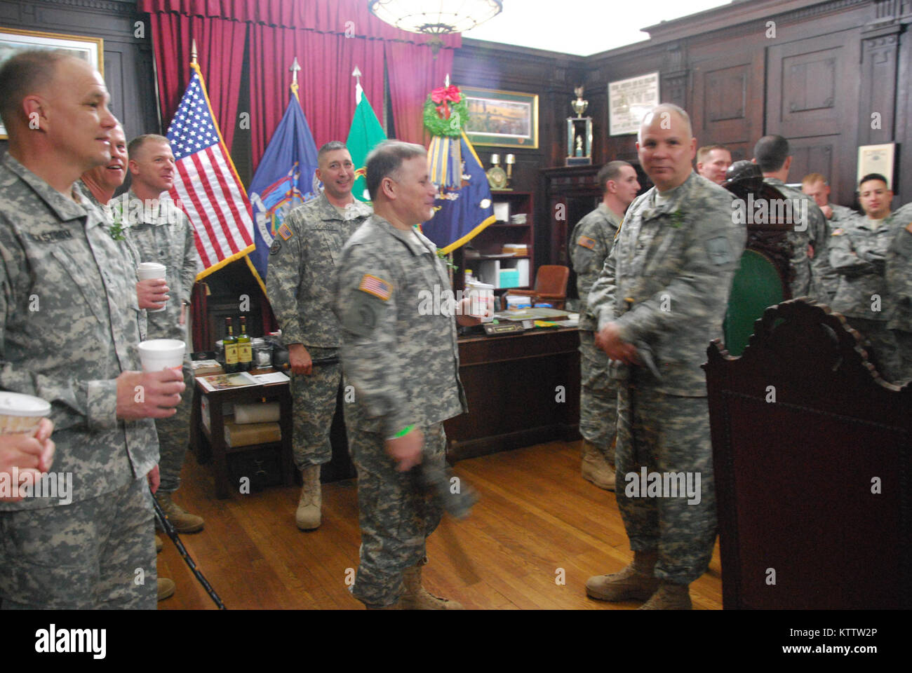U.S. Army National Guard personnel daily duties and life. Working ...