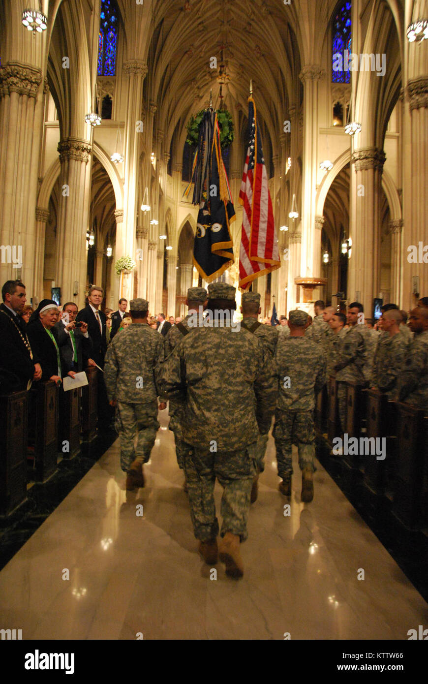 U.S. Army National Guard personnel daily duties and life. Working ...