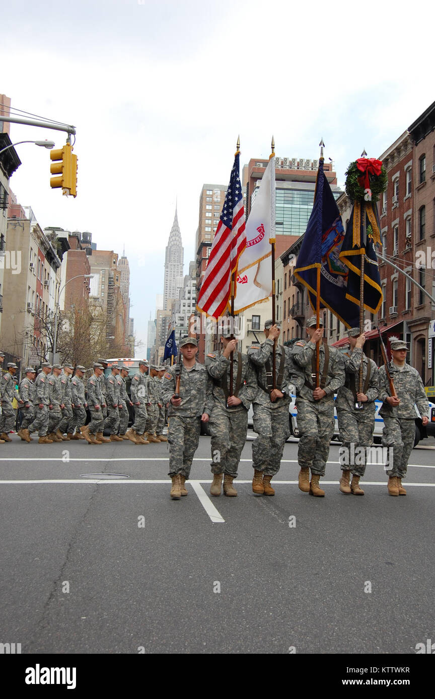 U.S. Army National Guard personnel daily duties and life. Working ...