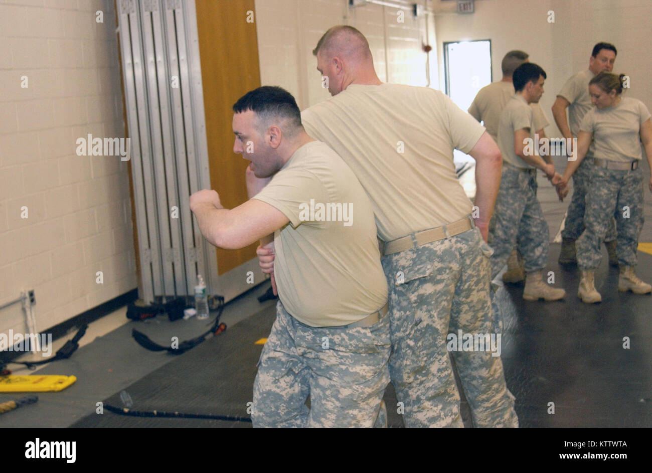 U.S. Army National Guard personnel daily duties and life. Working ...