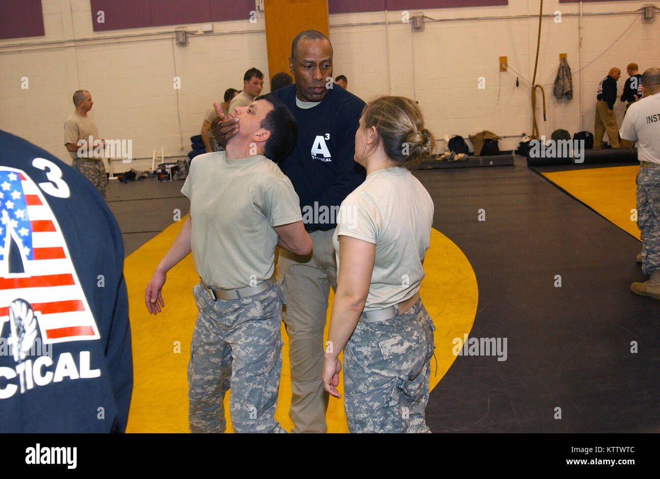 U.S. Army National Guard personnel daily duties and life. Working ...