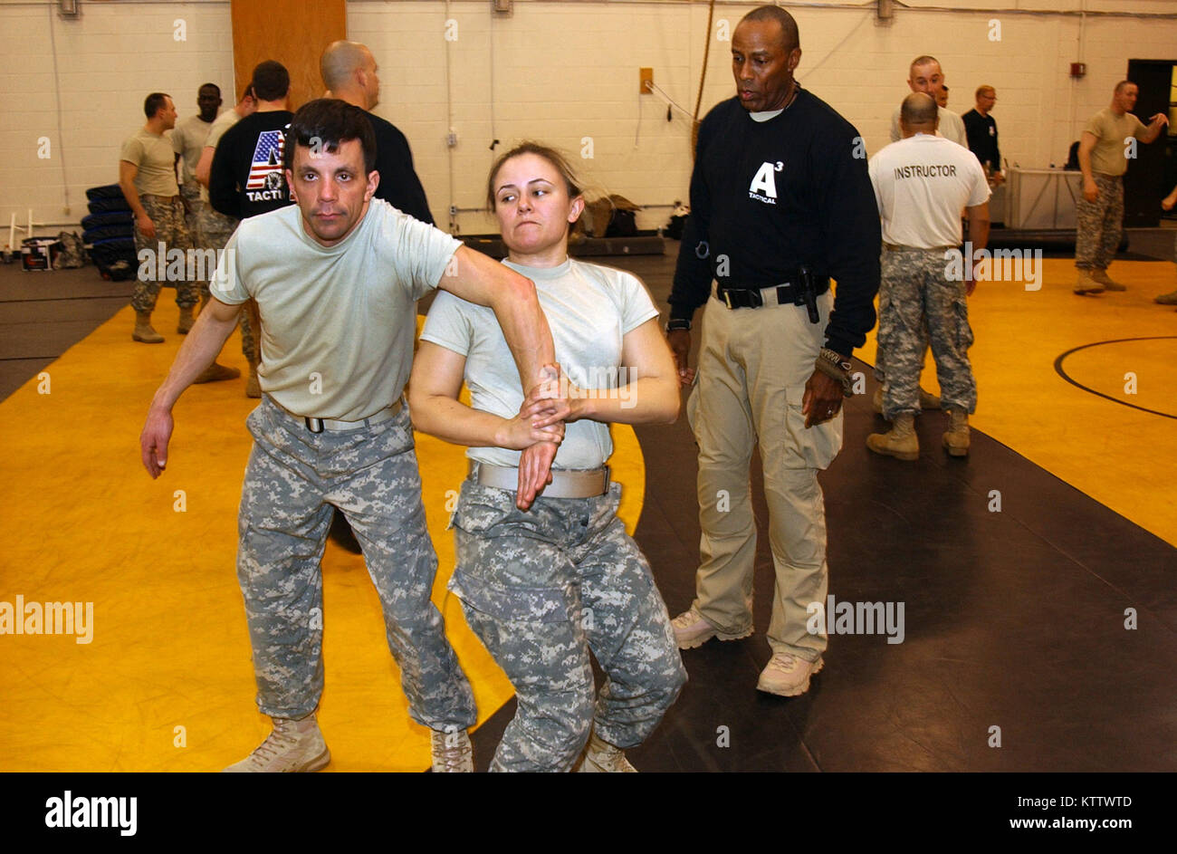 U.S. Army National Guard personnel daily duties and life. Working ...