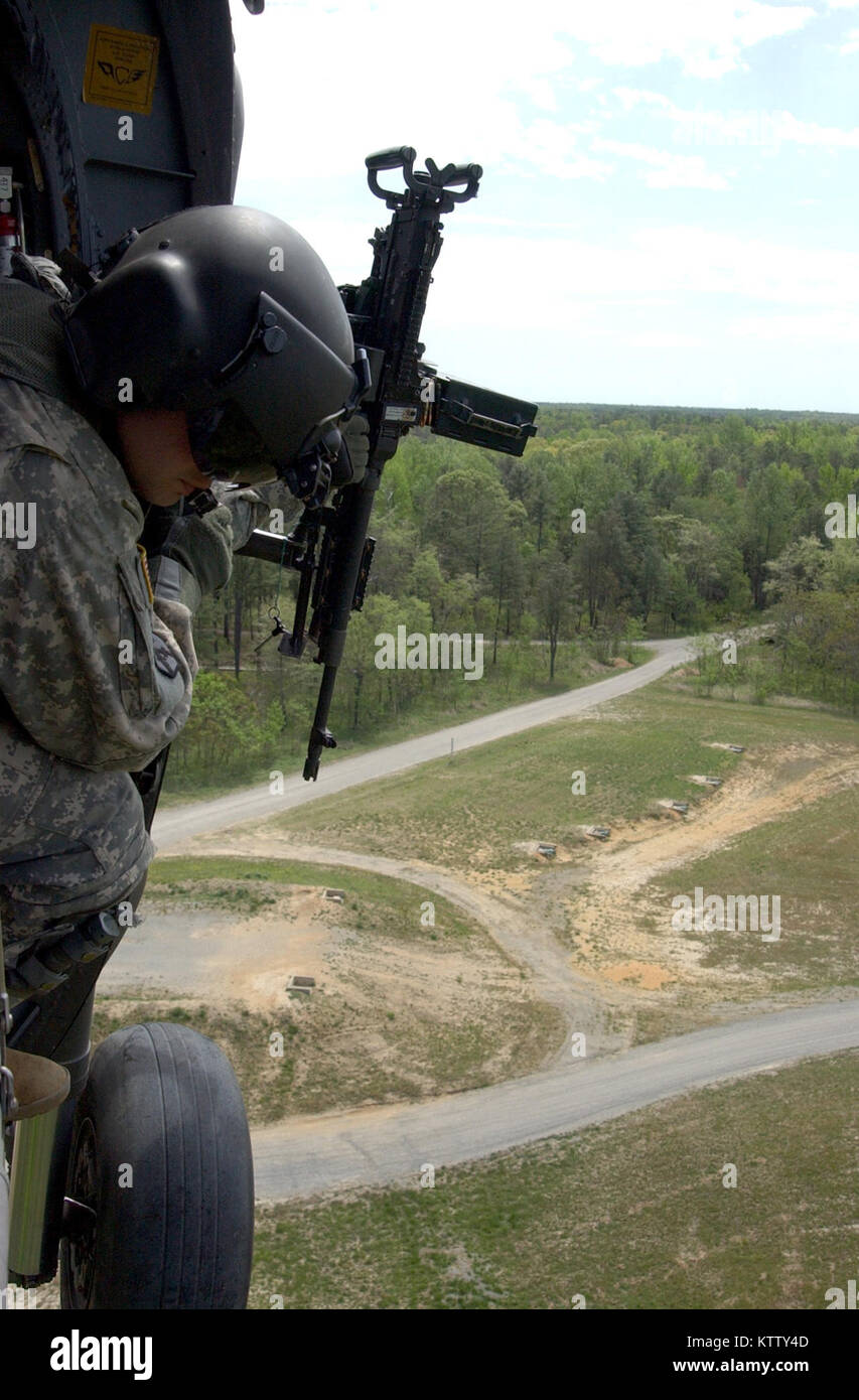 FORT A.P. HILL, Va. -- Aviation Soldiers from 3rd Battalion, 142nd ...
