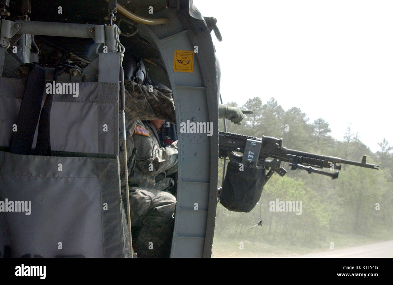 FORT A.P. HILL, Va. -- Aviation Soldiers from 3rd Battalion, 142nd ...