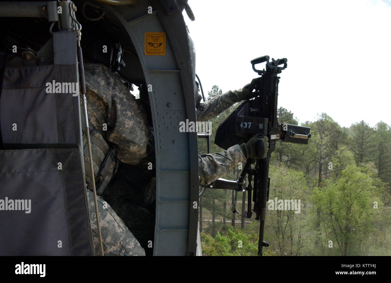 FORT A.P. HILL, Va. -- Aviation Soldiers from 3rd Battalion, 142nd ...