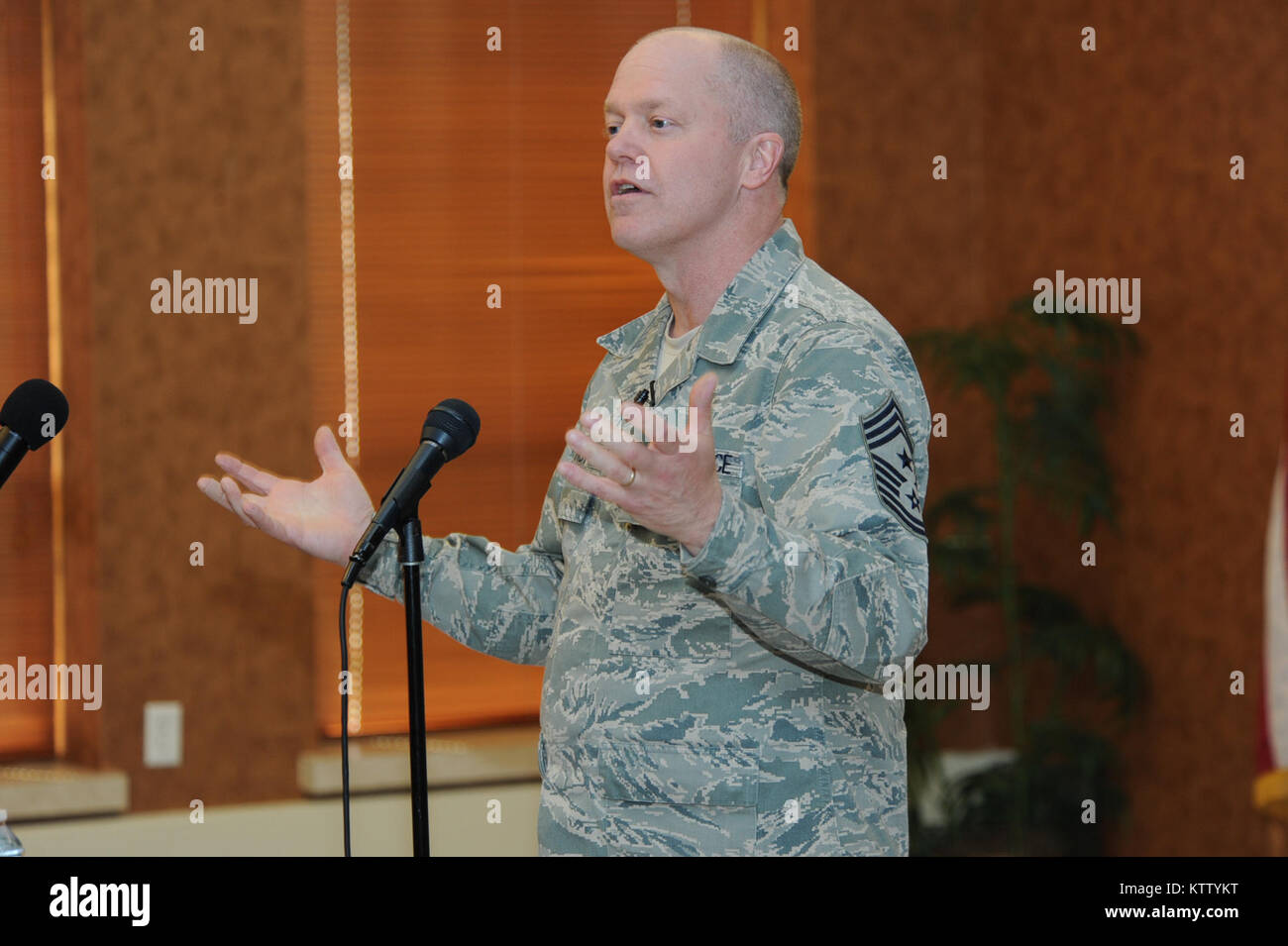 Command chief master sergeant hi-res stock photography and images - Alamy