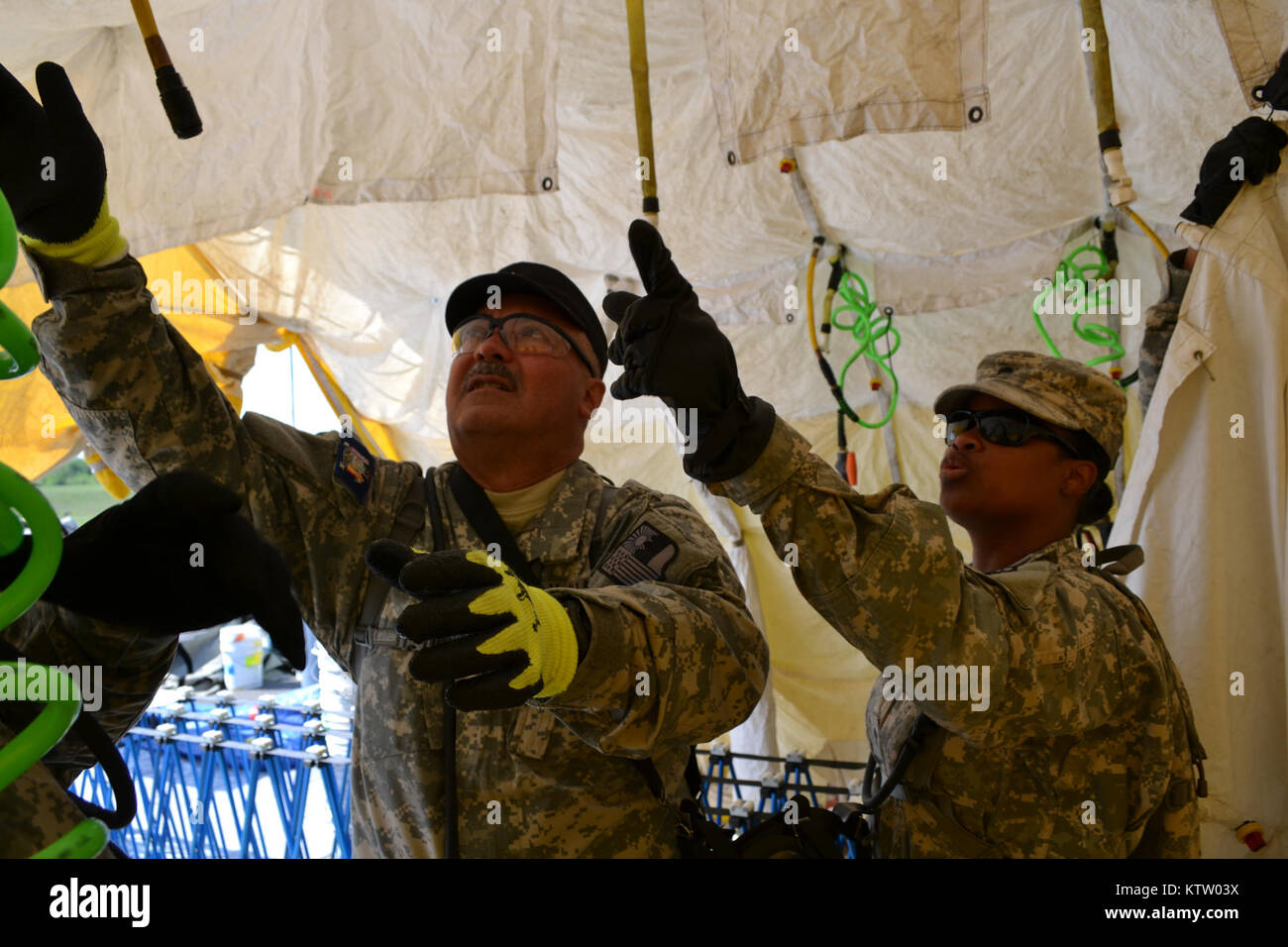 U.S. Army National Guard personnel daily duties and life. Working ...