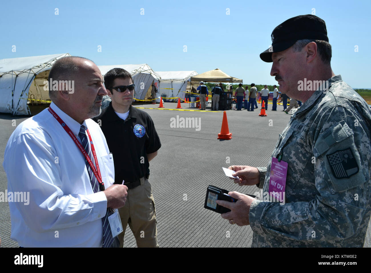 U.S. Army National Guard personnel daily duties and life. Working ...