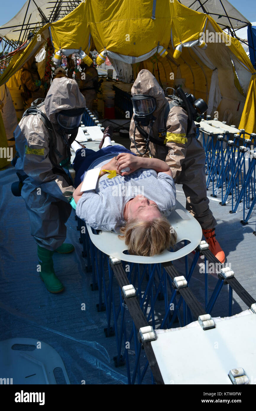 U.S. Army National Guard personnel daily duties and life. Working ...