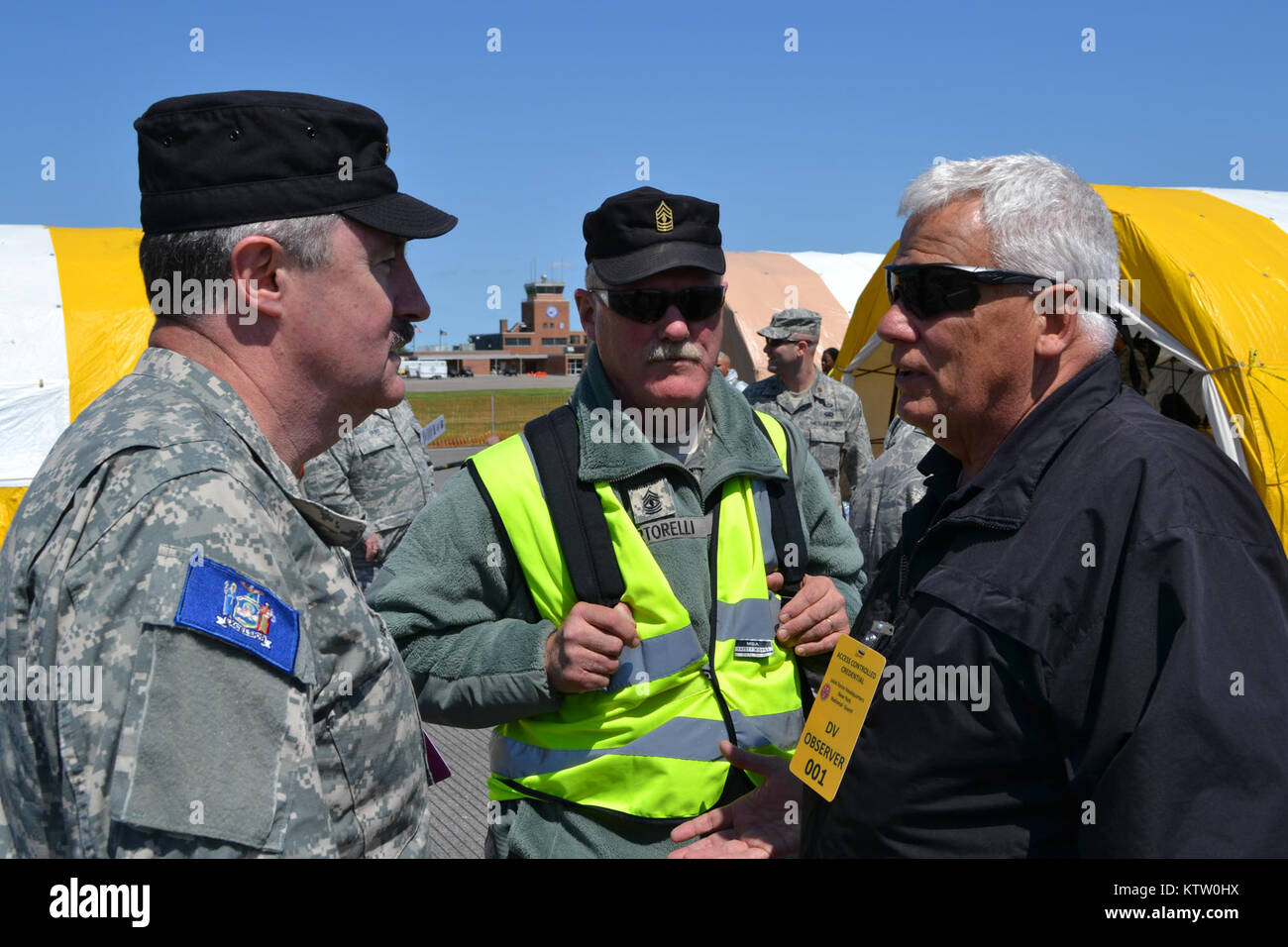 U.S. Army National Guard personnel daily duties and life. Working ...