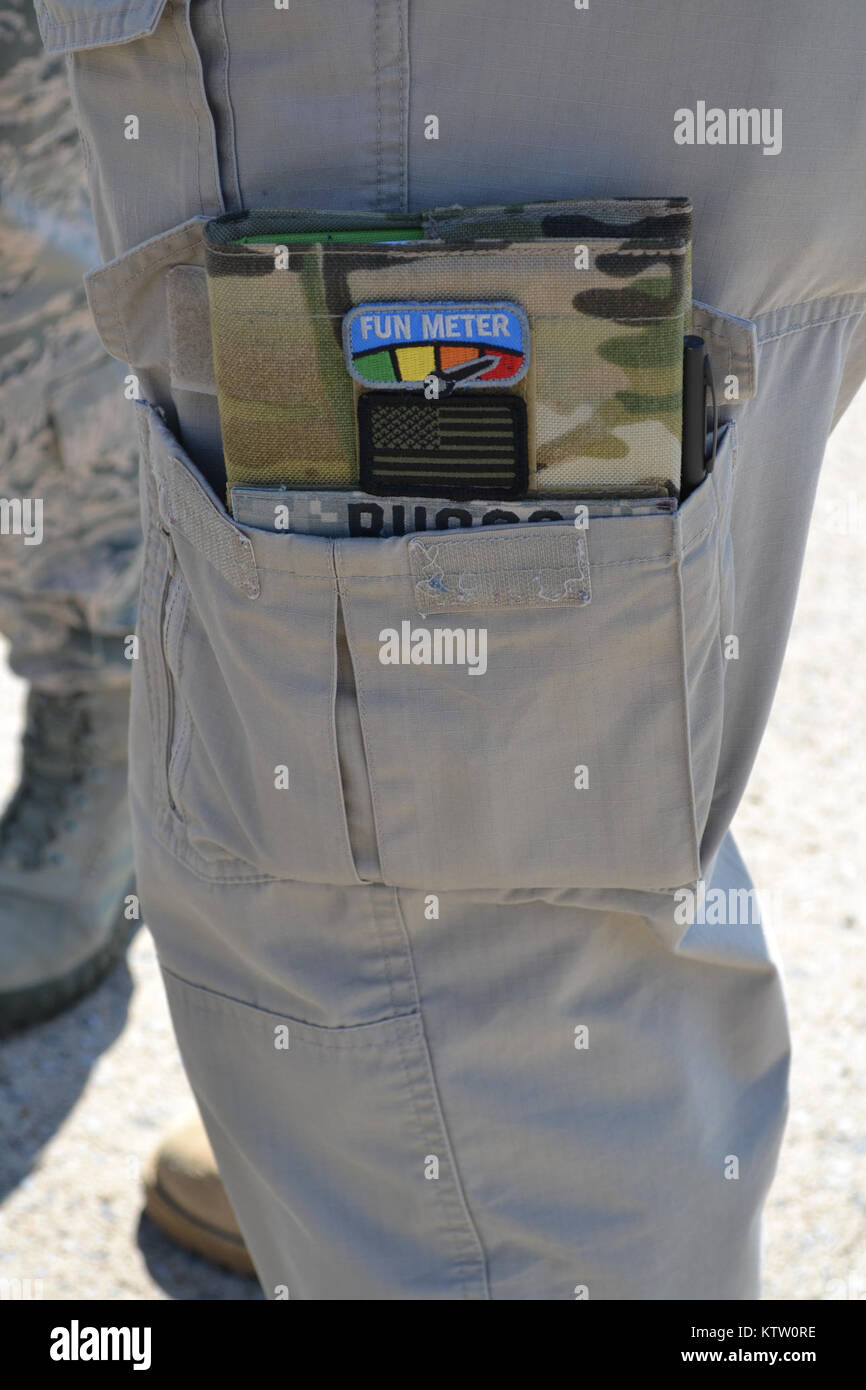 U.S. Army National Guard personnel daily duties and life. Working ...