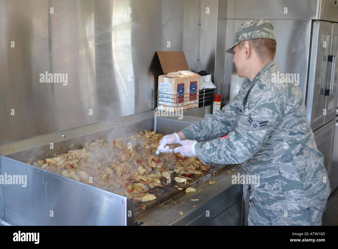 U.S. Army National Guard personnel daily duties and life. Working ...