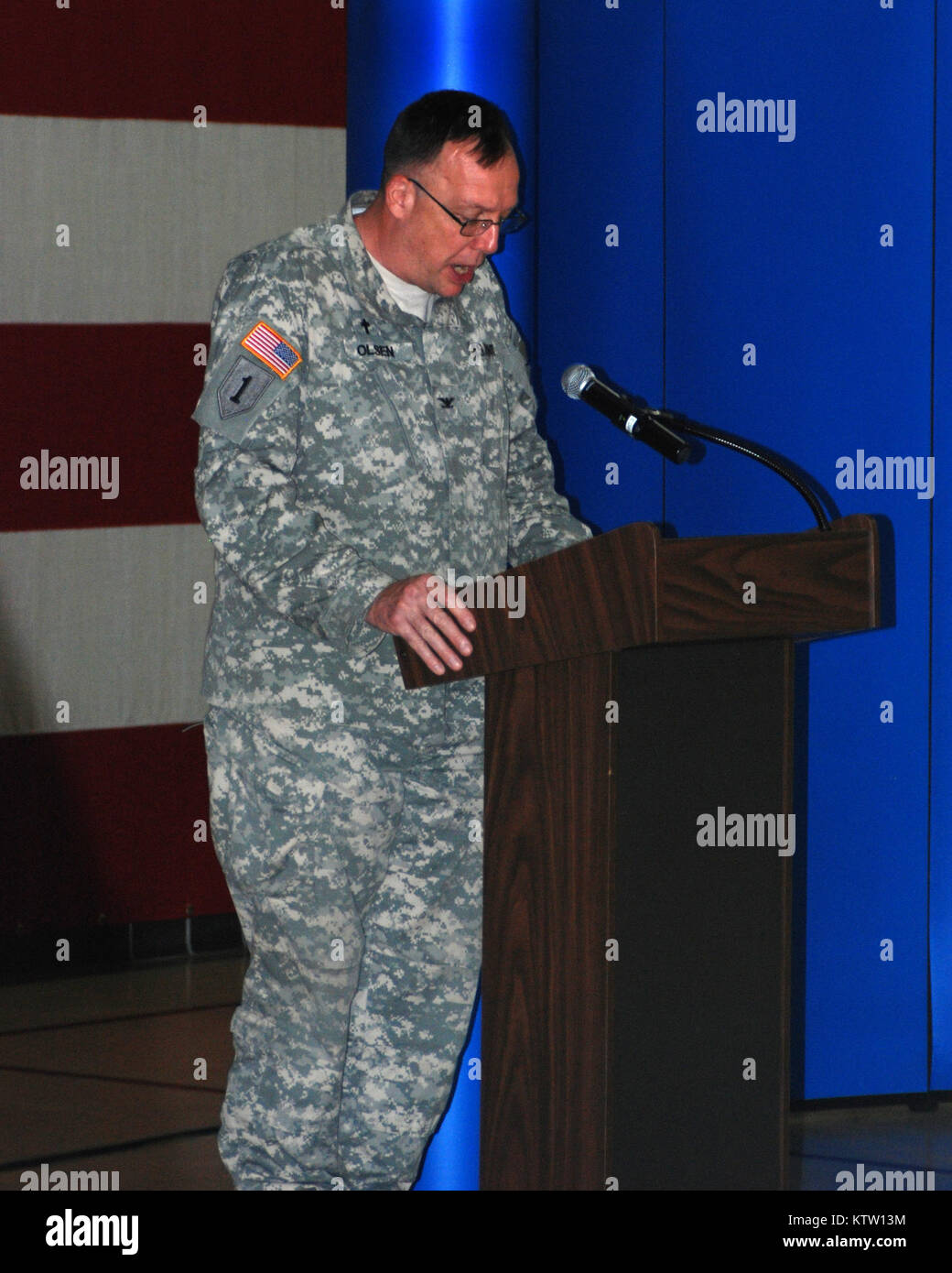 LATHAM--Chaplain (Col) Eric Olsen leads a prayer during a Memorial Day ...