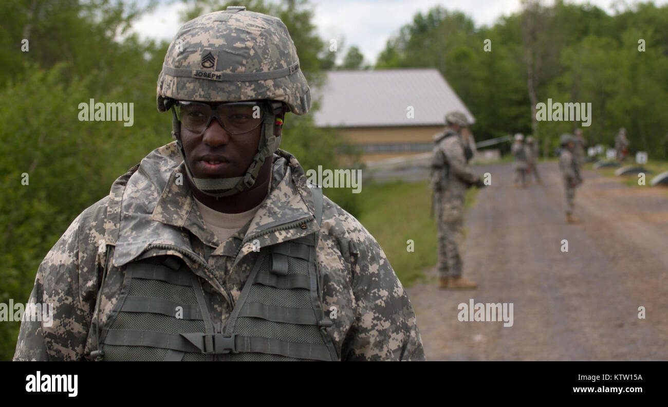 U.S. Army National Guard personnel daily duties and life. Working ...