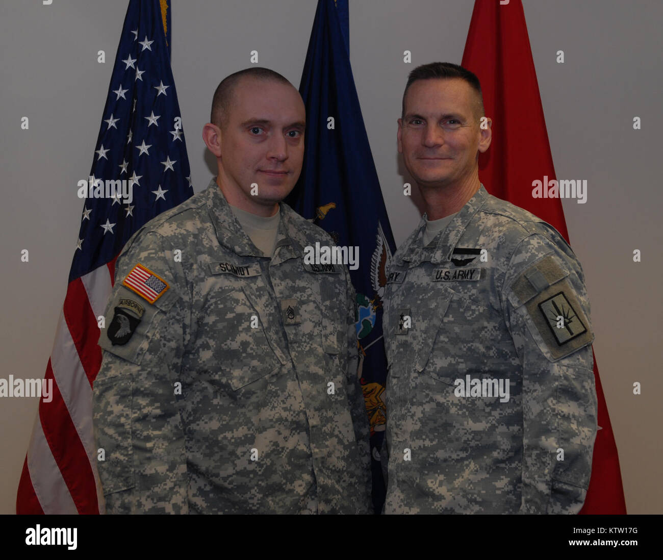 U.S. Army National Guard personnel daily duties and life. Working ...