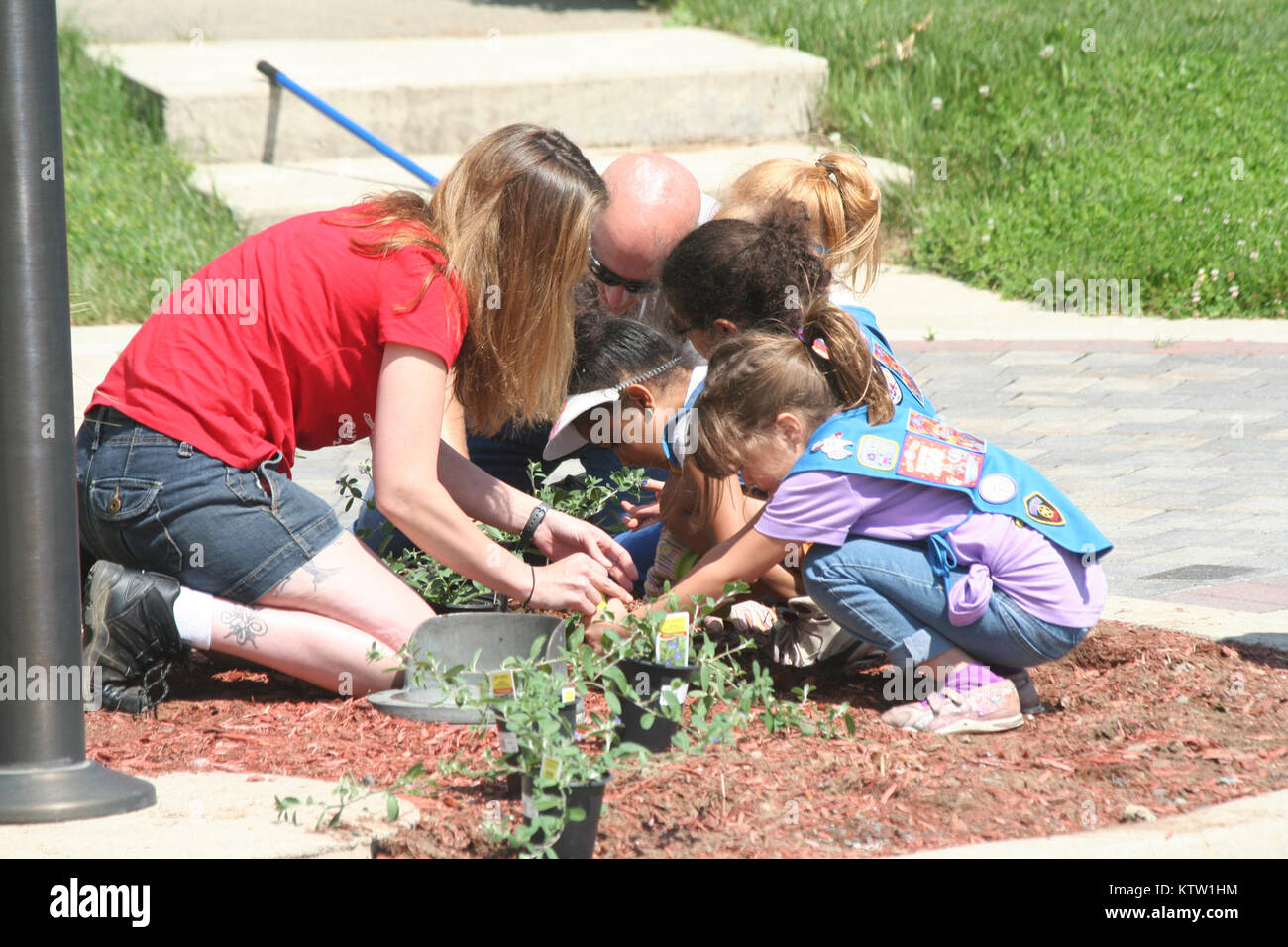 LATHAM, N.Y. -- Ariana Bletz, 6, and her mother Adrianne Bletz, from ...