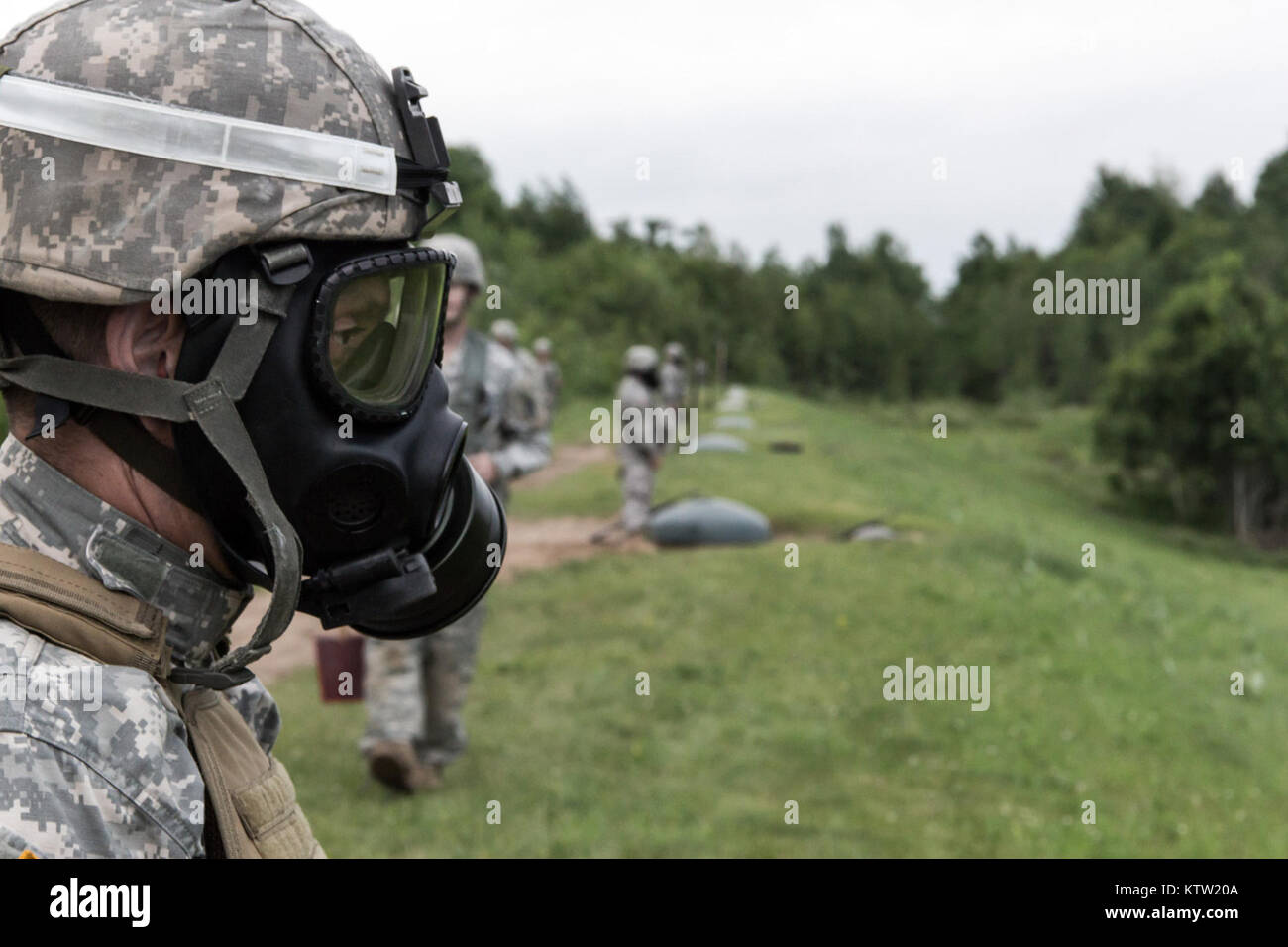 U.S. Army National Guard personnel daily duties and life. Working ...
