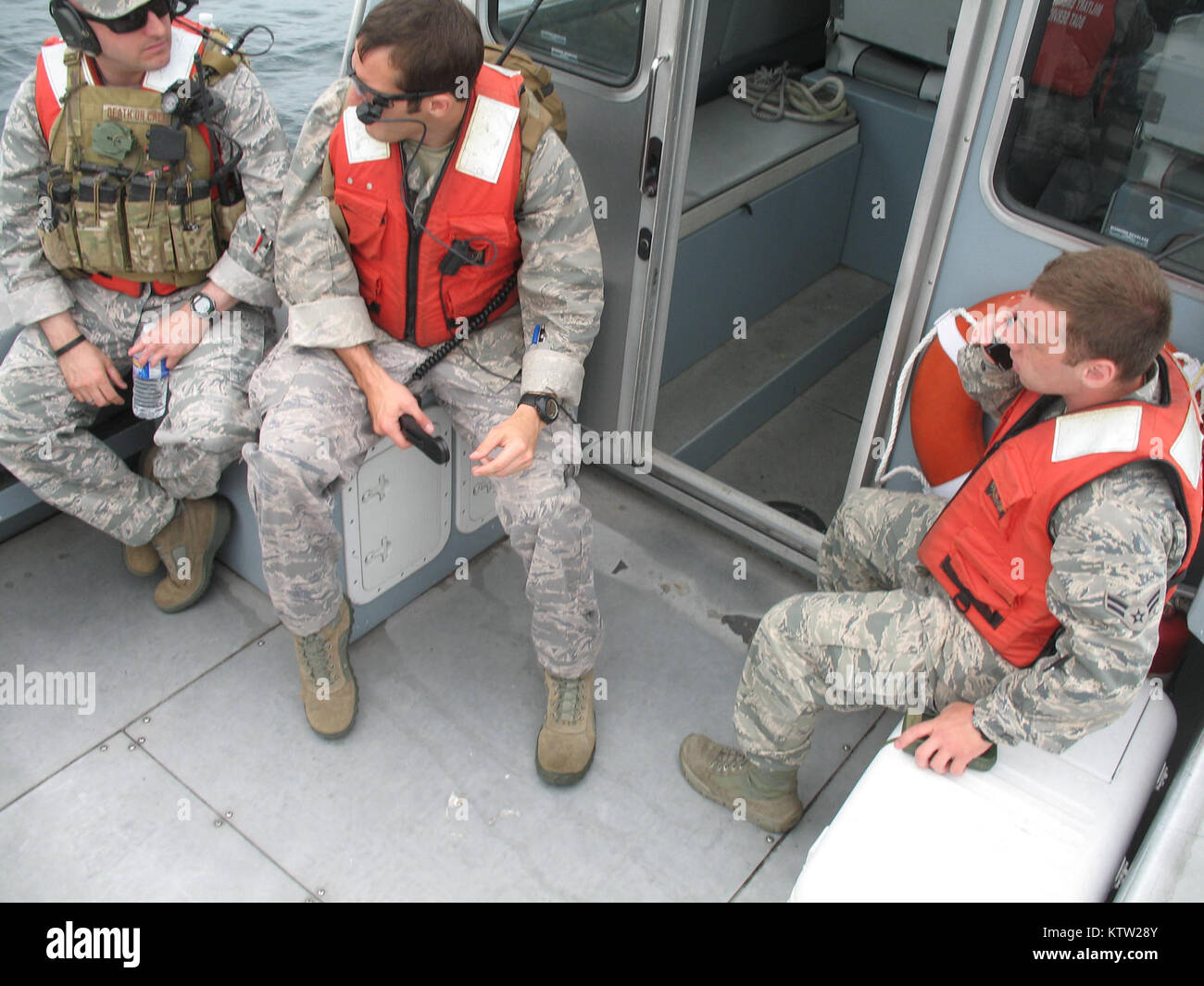 Joint terminal air controllers hi-res stock photography and images - Alamy