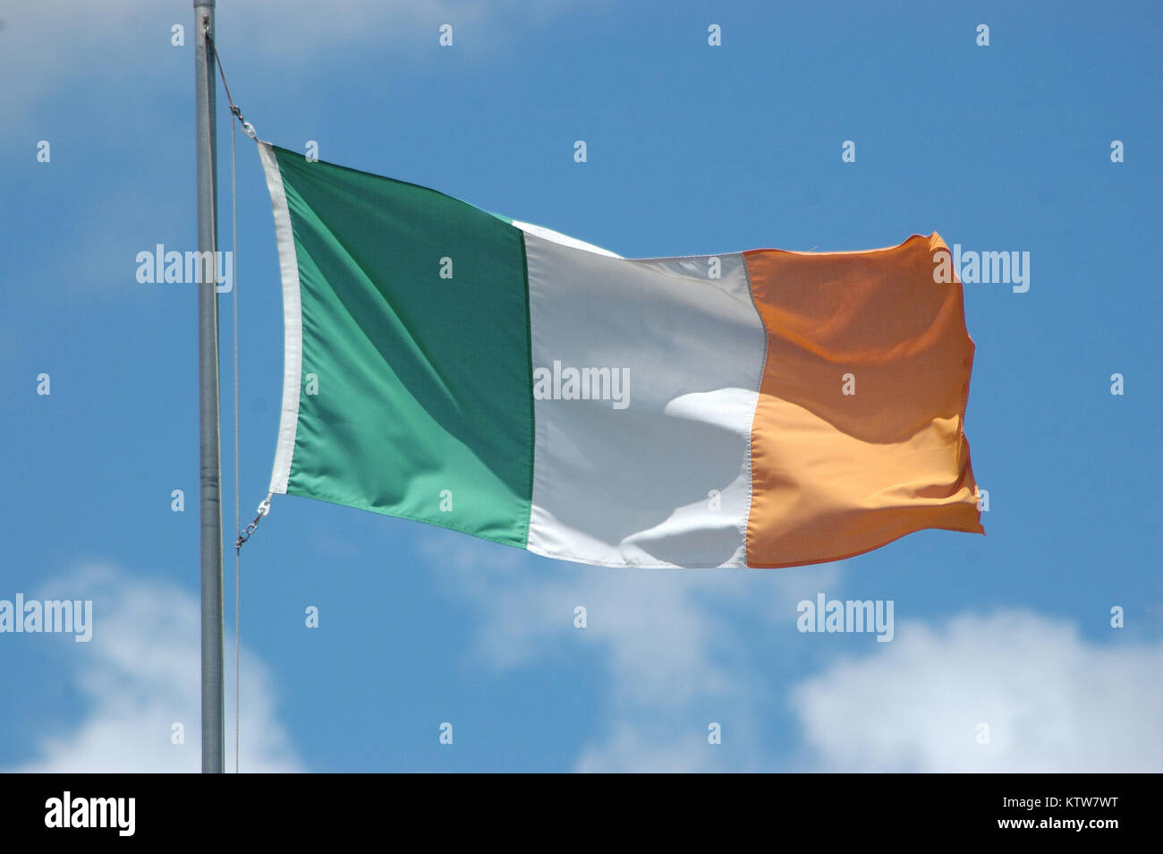 Fluttering irish flags hi-res stock photography and images - Alamy