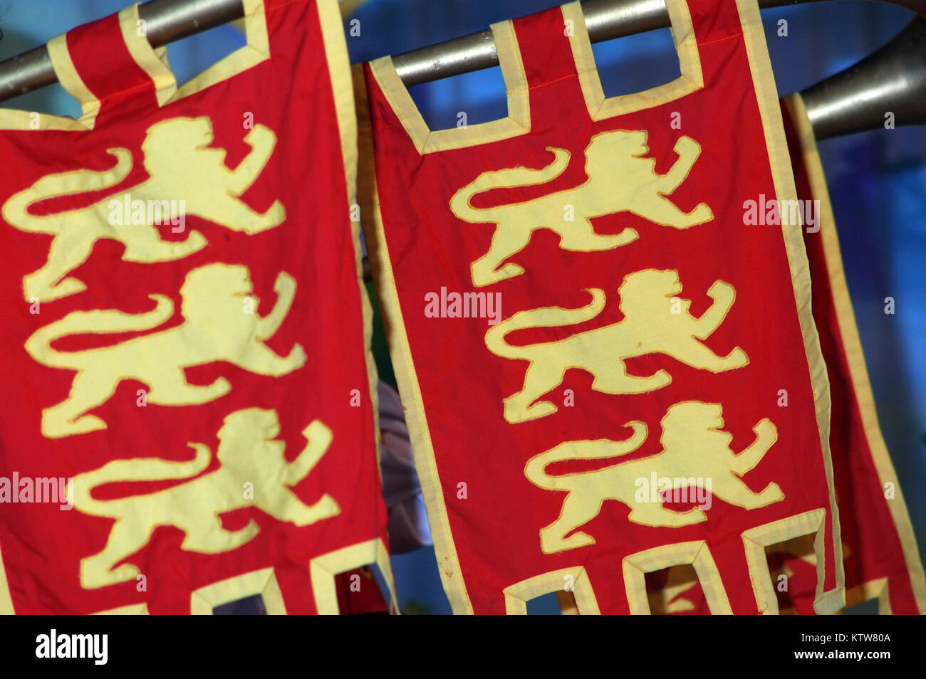 Medieval flags and banners hi-res stock photography and images - Alamy