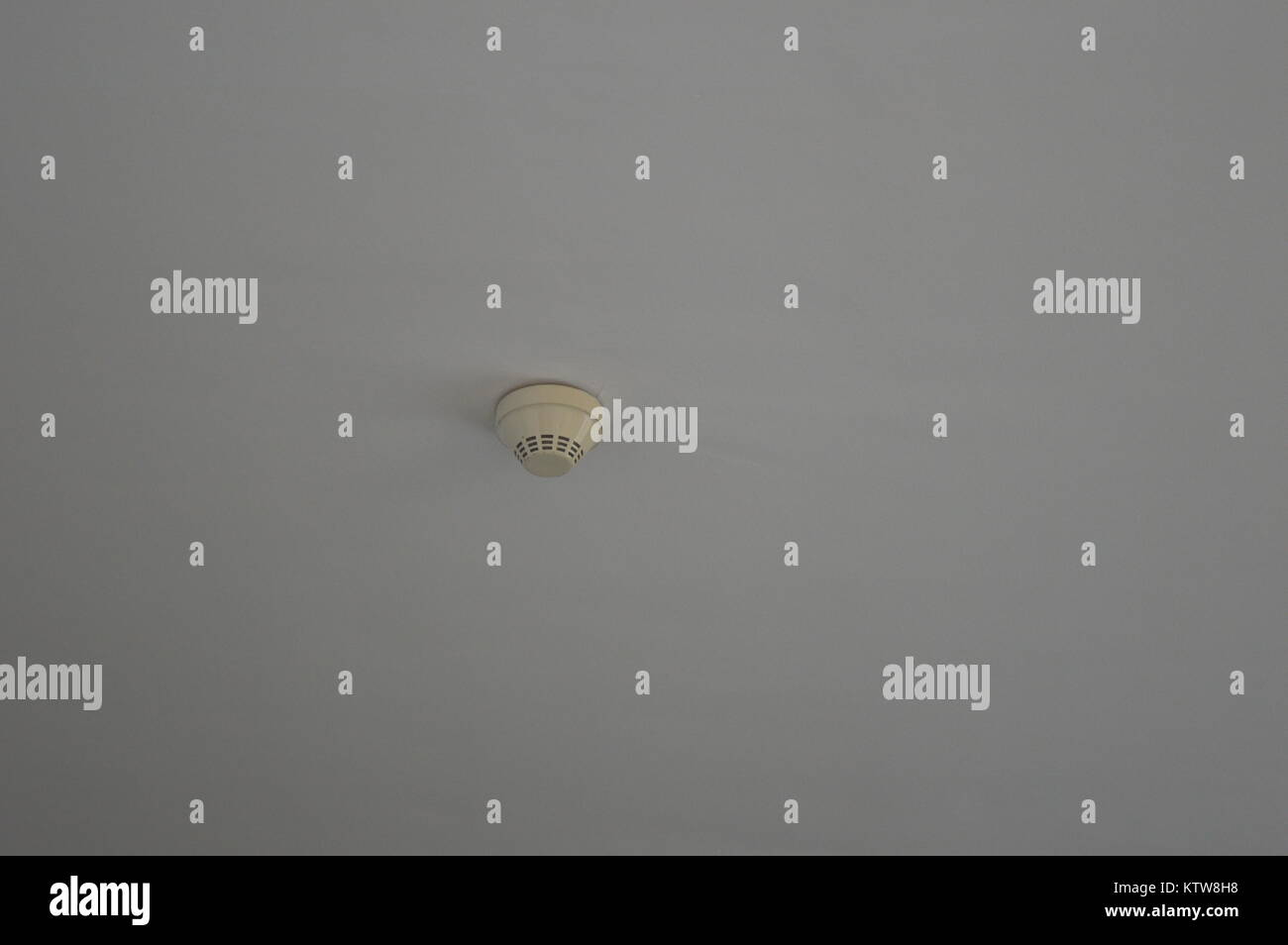 Ceiling fire alarm hi-res stock photography and images - Alamy