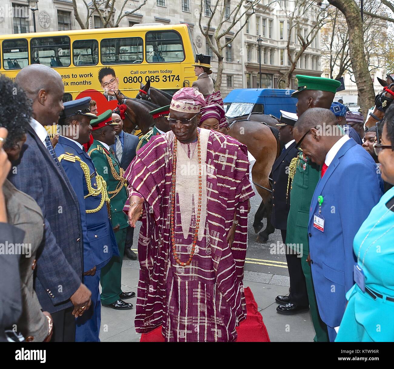 Nigerian High Commissioner presents his credentials to the Queen in ...