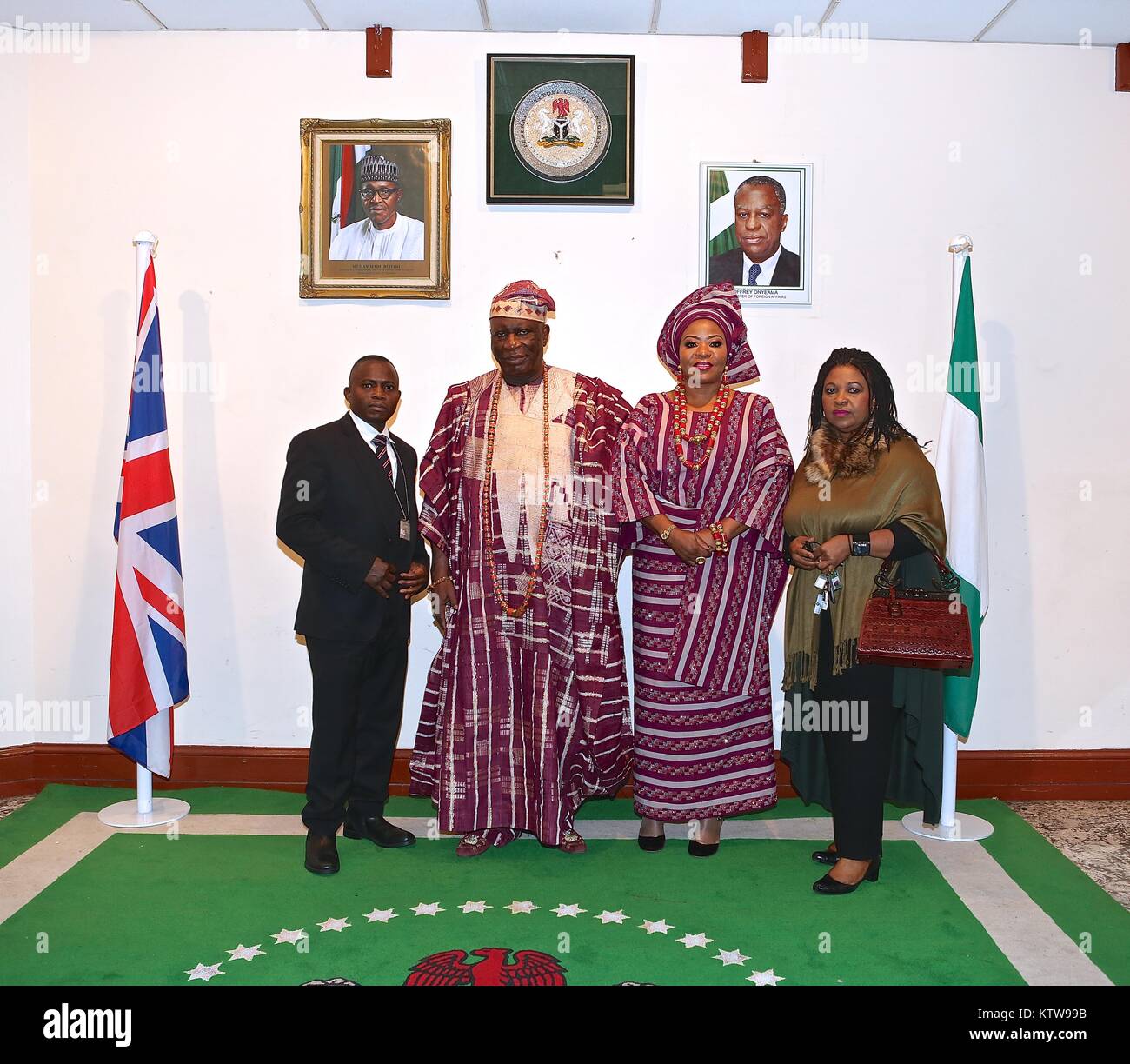 Nigerian High Commissioner presents his credentials to the Queen in ...