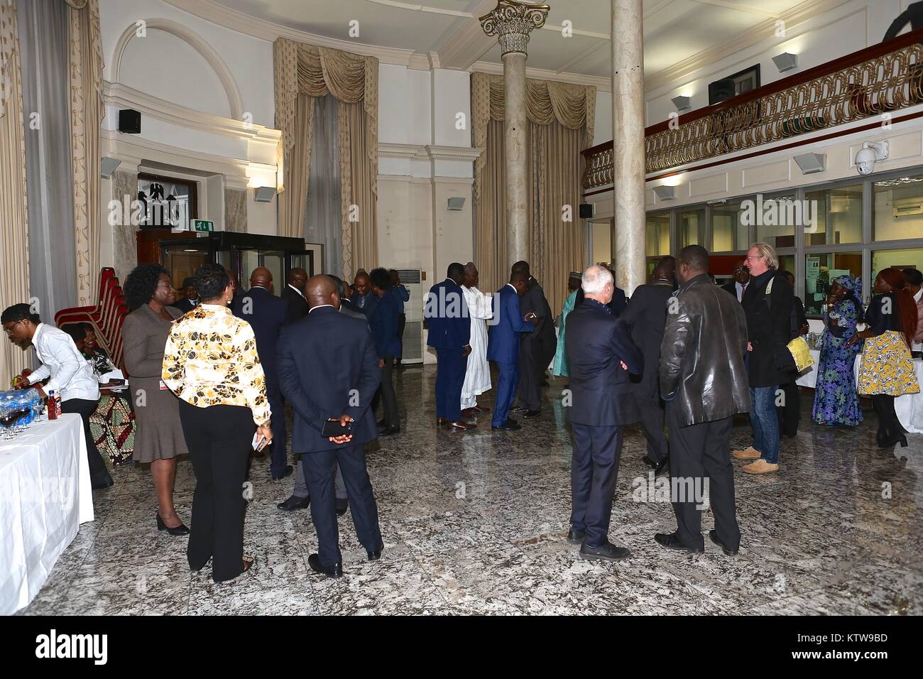 Nigerian High Commissioner presents his credentials to the Queen in ...