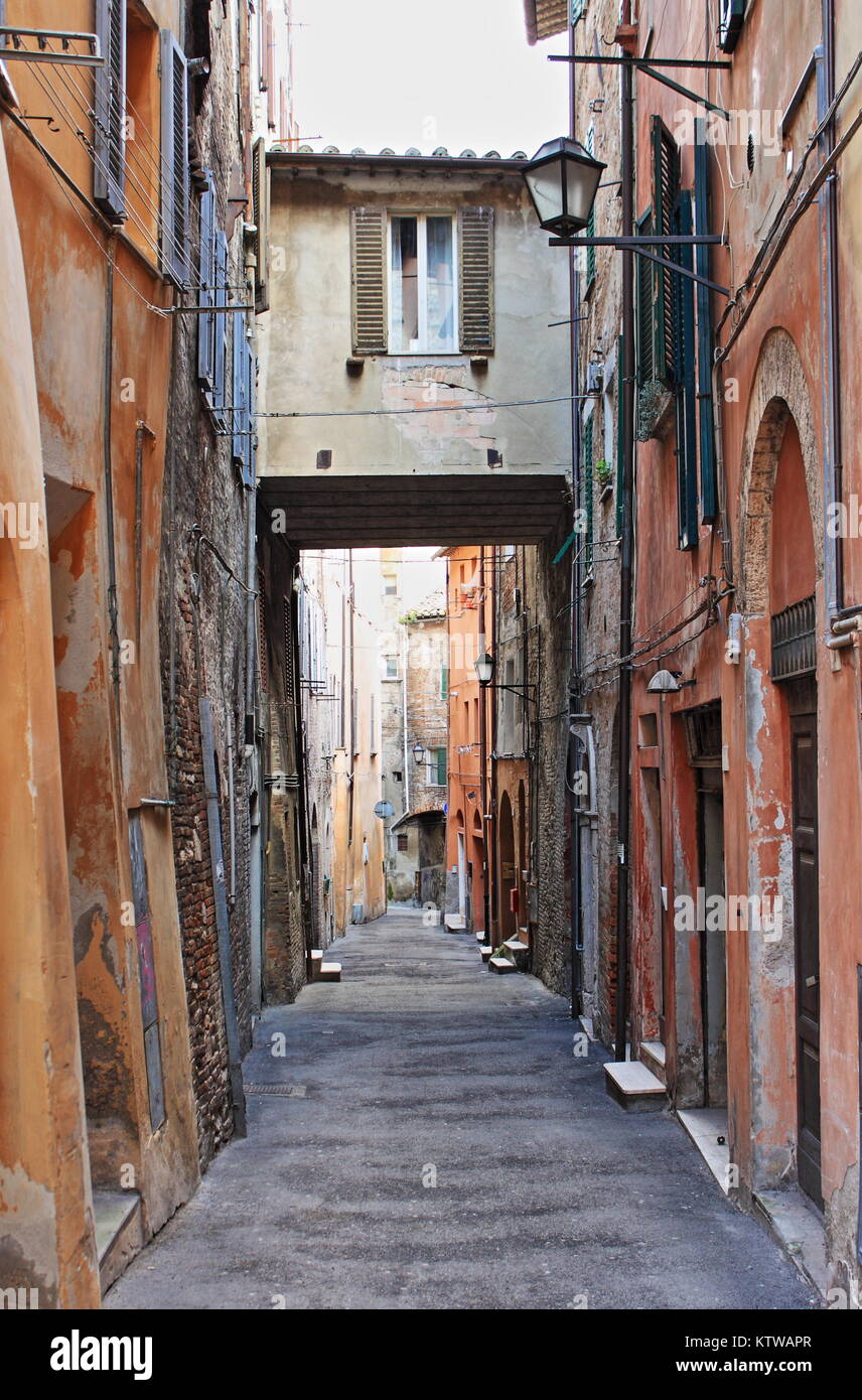 Narrow alley in Perugia, Italy Stock Photo - Alamy
