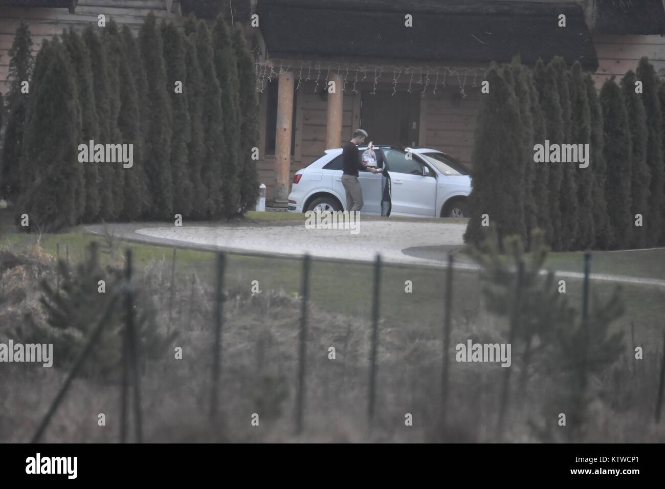 Robert Lewandowski spends his Xmas with his family at the cottage house ...