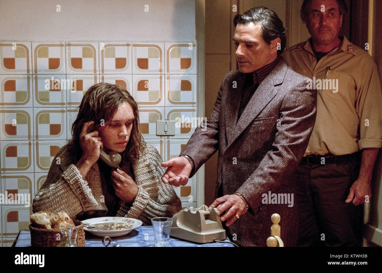 ALL THE MONEY IN THE WORLD, front, from left: Charlie Plummer, as John ...