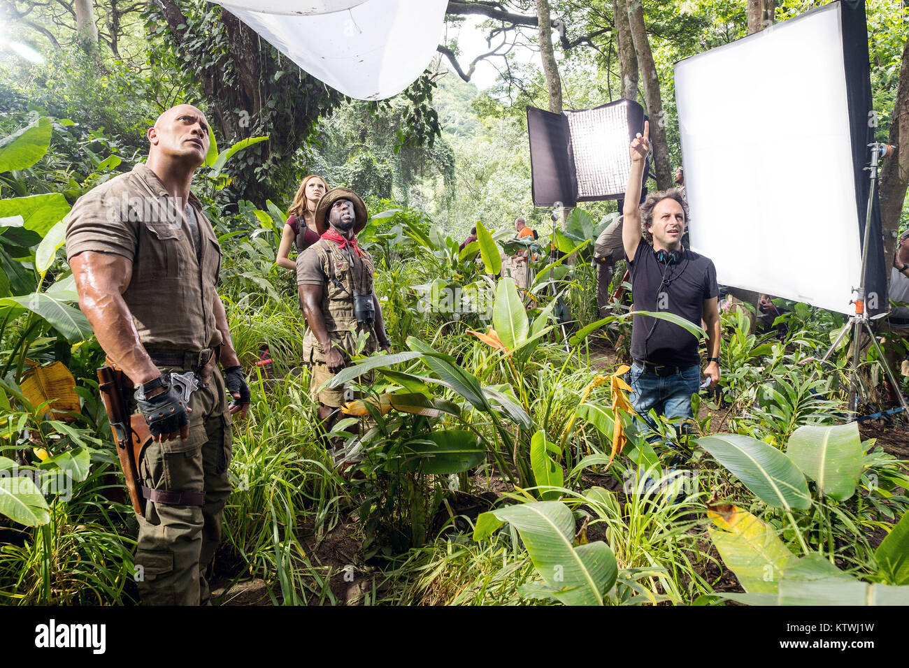 JUMANJI: WELCOME TO THE JUNGLE, (aka JUMANJI), from left: Dwayne ...
