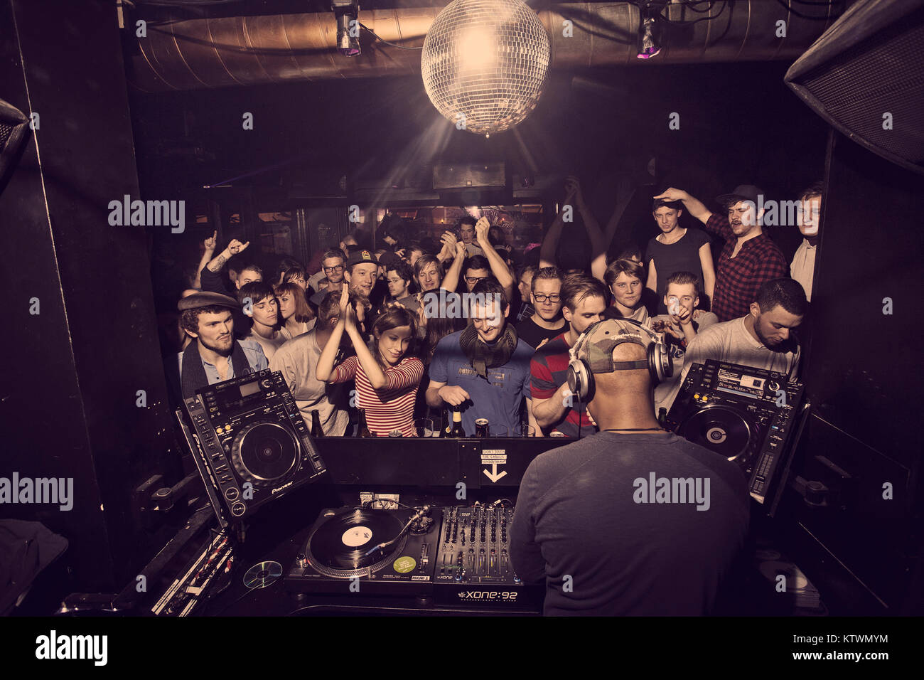 The legendary American producer and dj Robert Hood is concidered as one ...